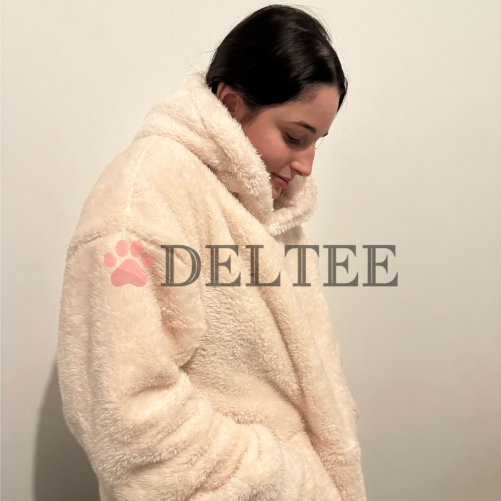 Fluffy Hoodie – Deltee